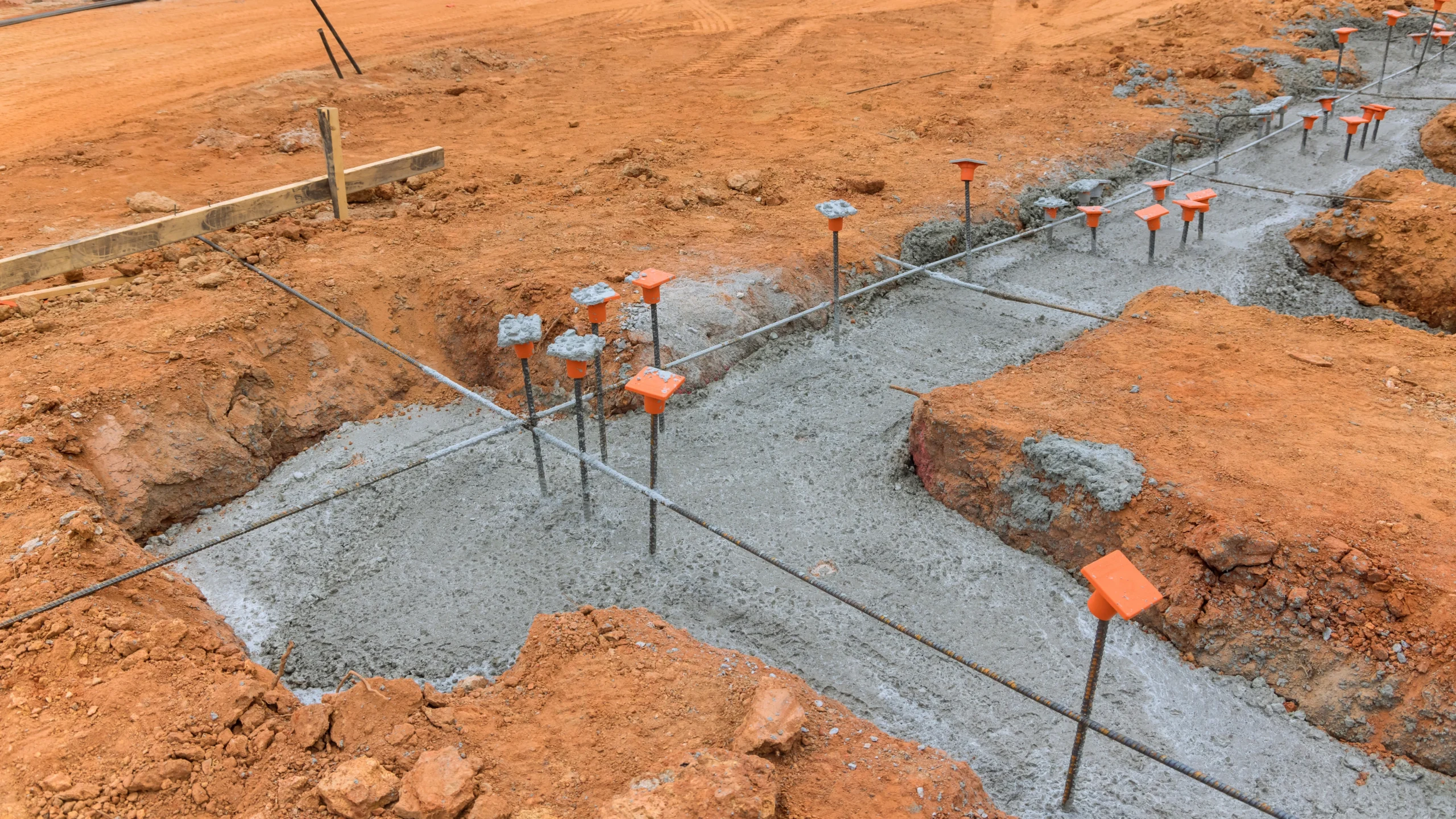 Comment puis-je renforcer les fondations de ma maison